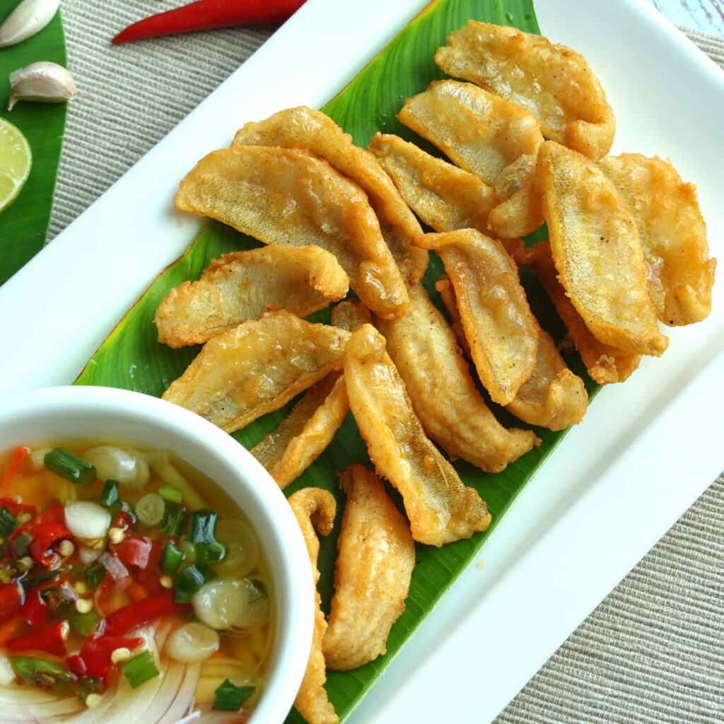 ปลาทรายทอดราดน้ำปลา / Fried Sand Fish with Fish Sauce
